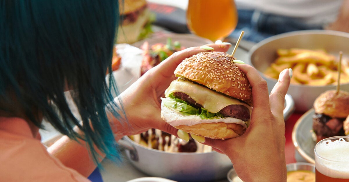 Overeating vs. Binge Eating: What’s the Difference? | Psych Central