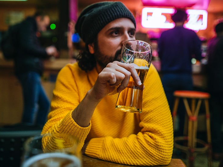 Symptoms of Alcohol Use Disorder (Alcoholism) I Psych Central